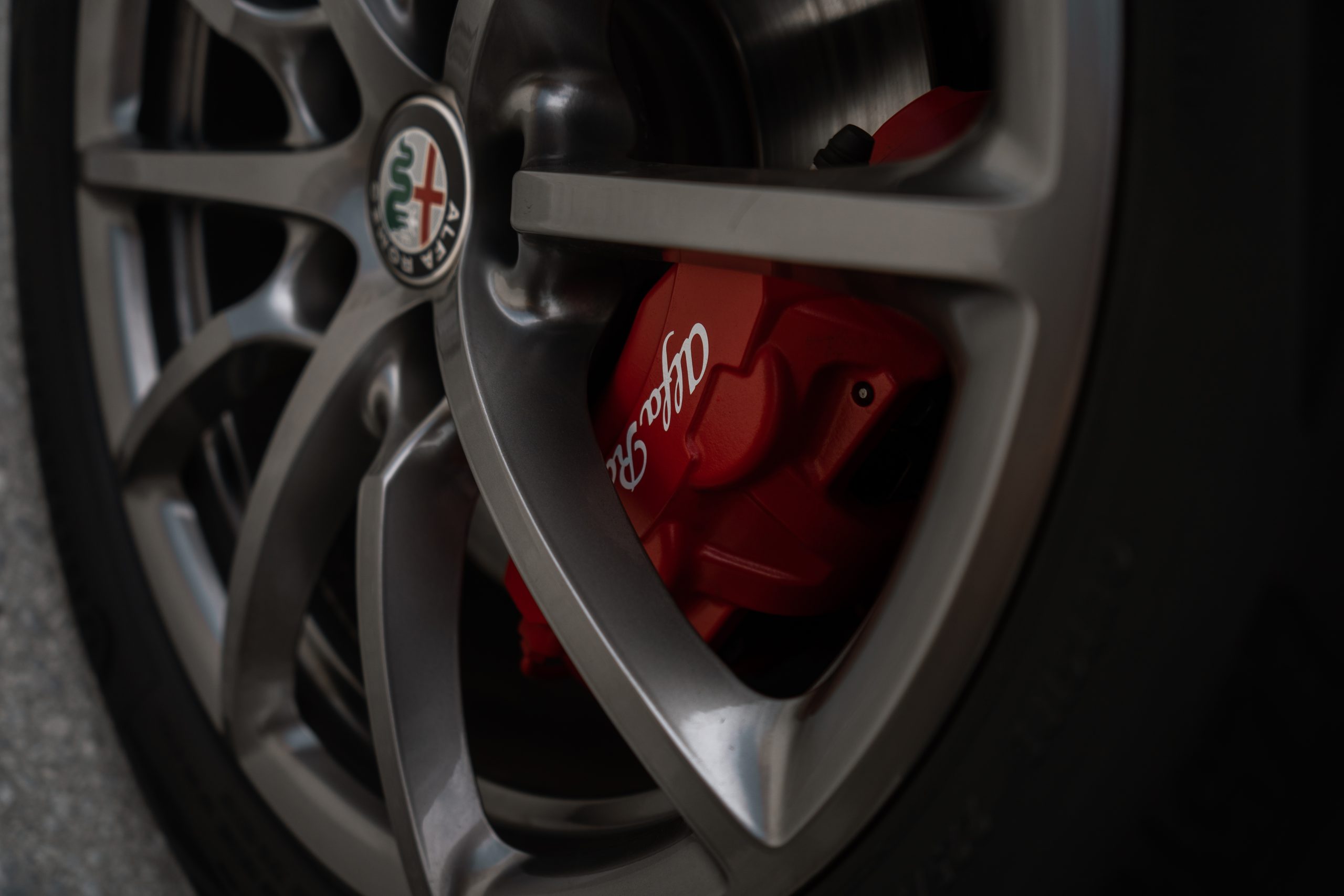 Alfa Romeo Giulia - Red Matte Calipers | Allstar Applies – Οι ειδικοί ...